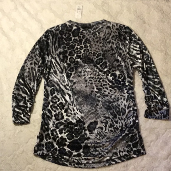 New York & Company | Tops | Nwt Nyco Leopard Print Blkwht V Neck Top L ...